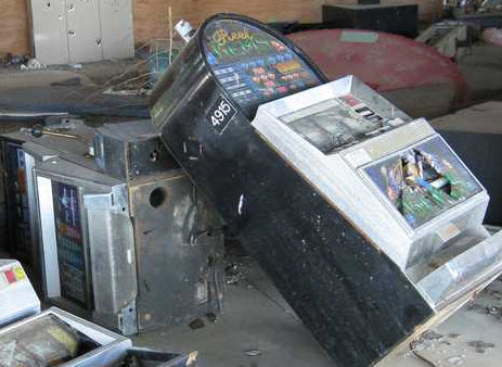 Woman Suing Casino After Slot Machine Falls On Her Head - Slots Mamma